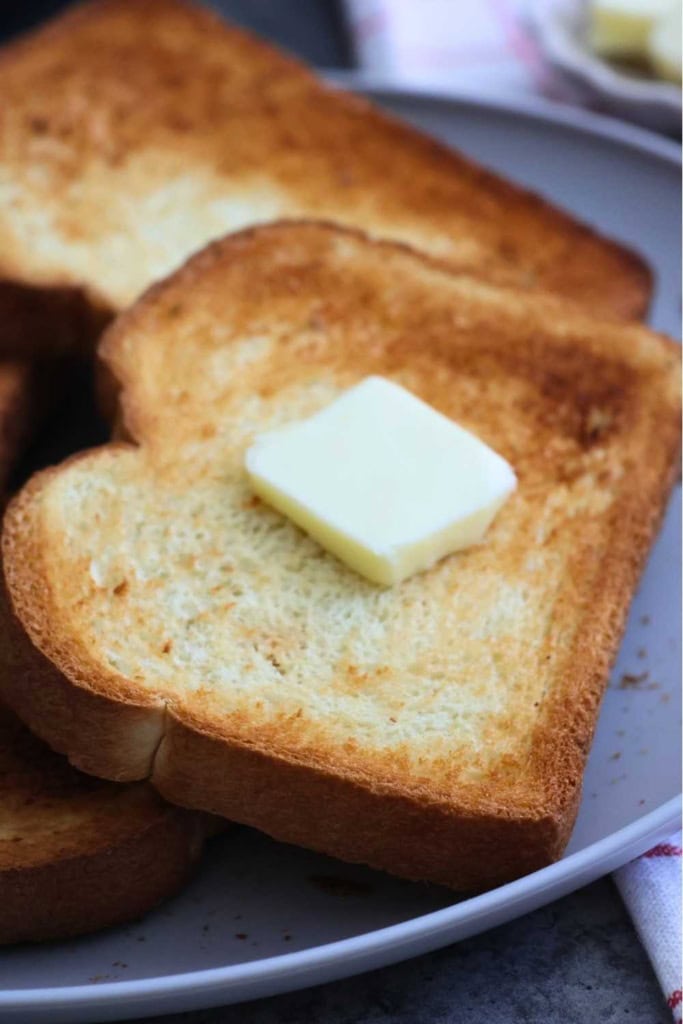 How to make Crunchy Avocado Toast in 5 minutes (plus 4 easy topping ...